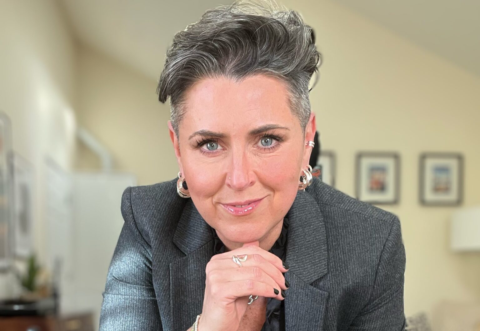 Sandie Roberts - Tales to Inspire